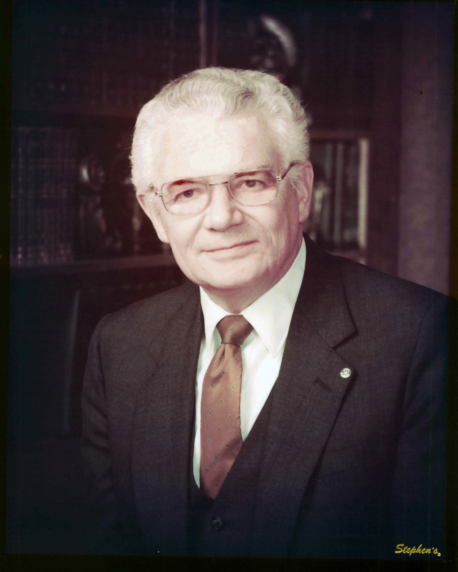E. Newton Vickers (THS 1944) – Topeka High Historical Society